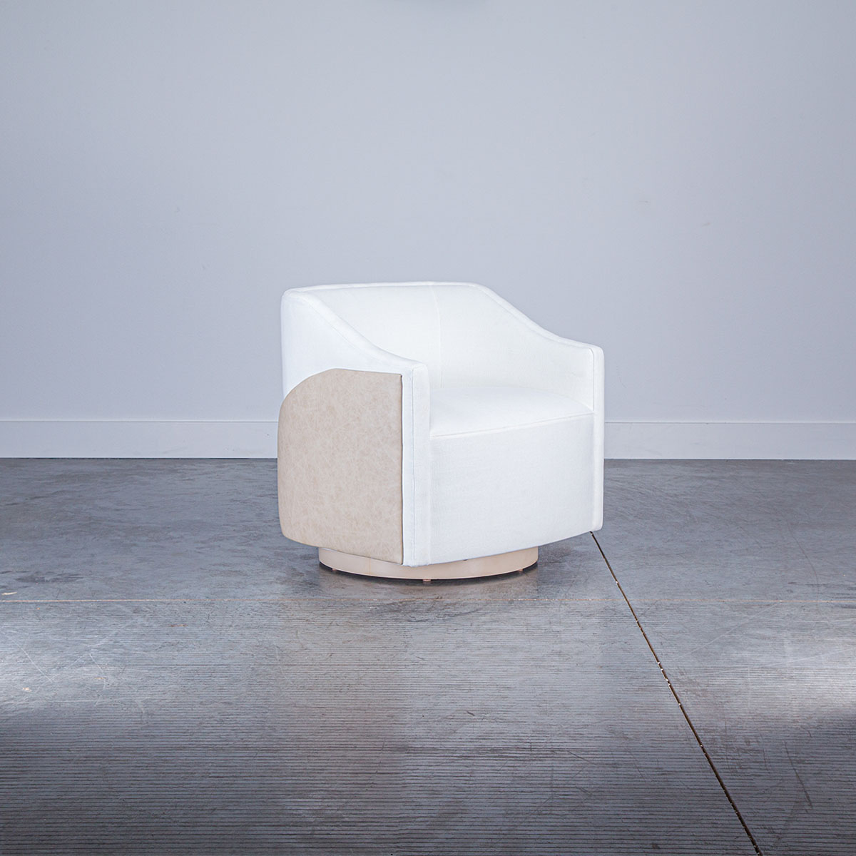 RAQUEL SWIVEL CHAIR | Babette's Furniture & Home