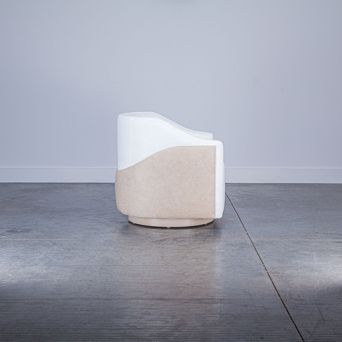 RAQUEL SWIVEL CHAIR | Babette's Furniture & Home